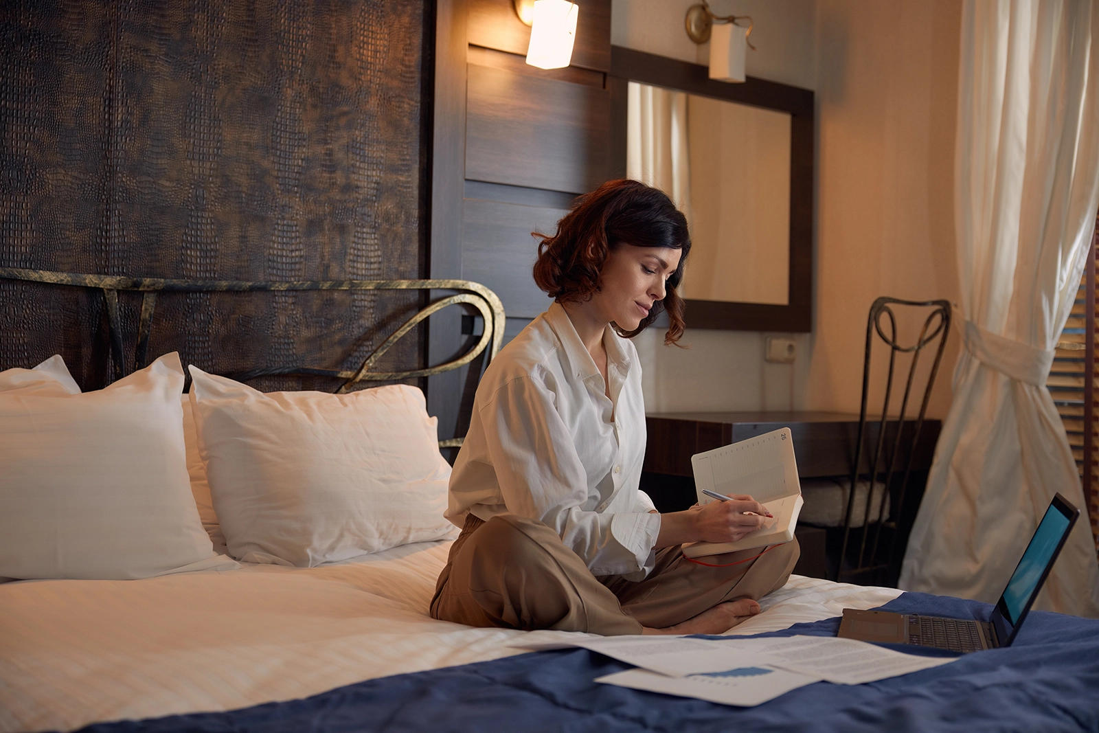 Hotel Tech Enhances “Bleisure” for Work and Relaxation